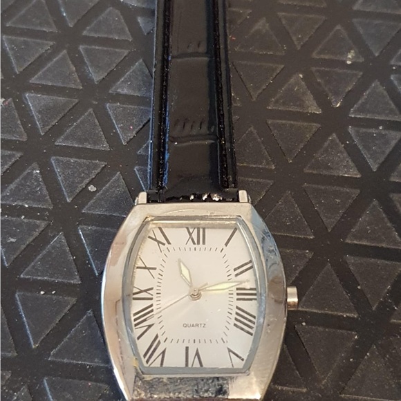 SKC | Accessories | 20 Skc Silverblack Leather Womens Watch | Poshmark